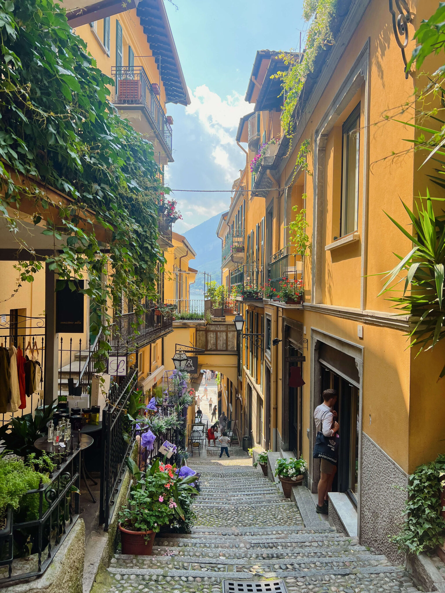 The Ultimate 48 Hour Travel Guide to Lake Como - Carolyn Covington